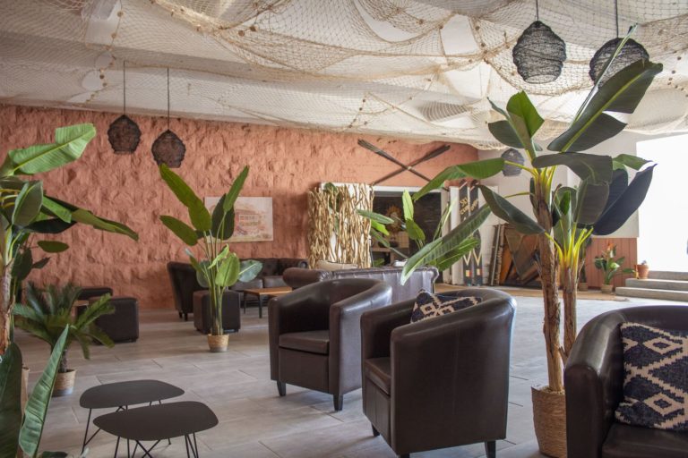 Opéra Plage à Nice : Plage privée et Restaurant en bord de mer